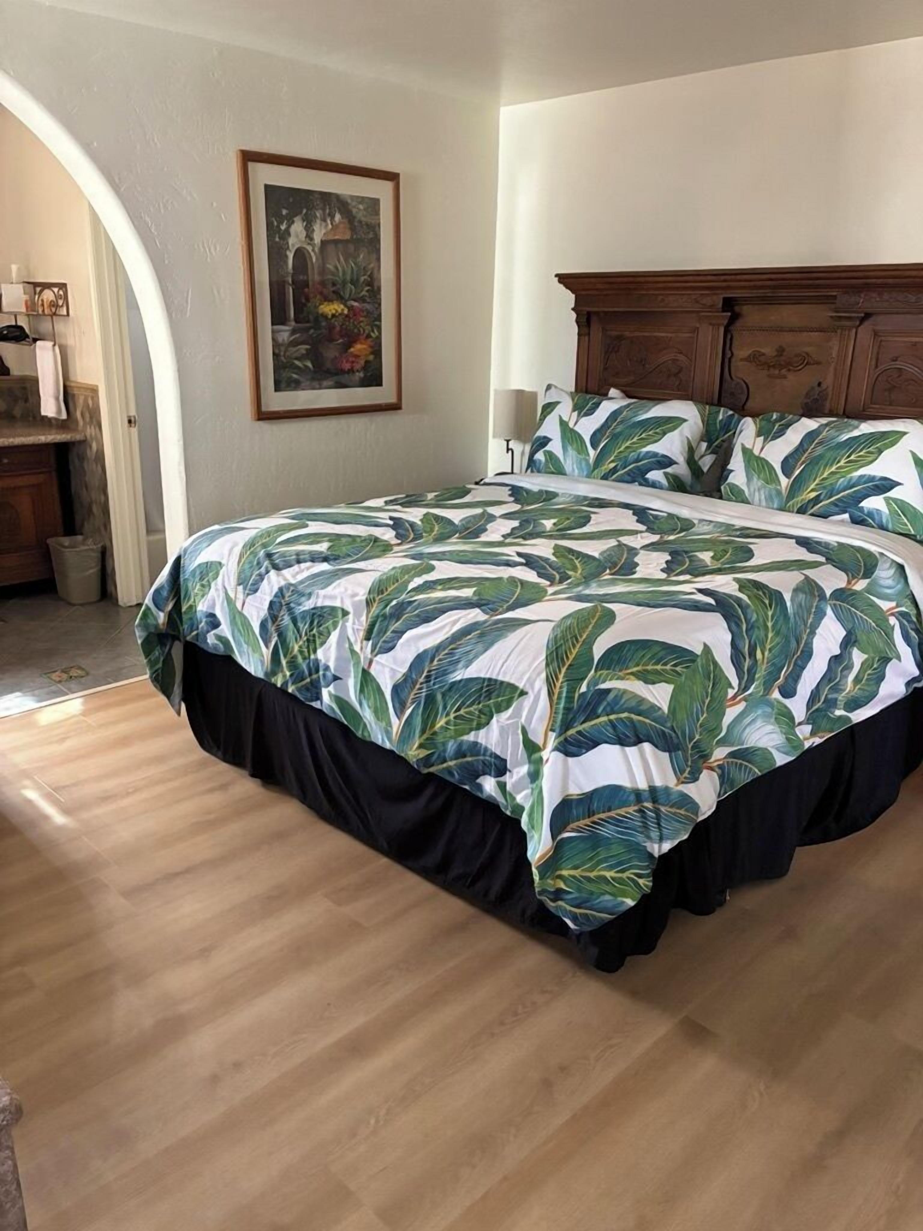 Quarto Standard, 1 cama king-size | Roupa de alta qualidade, camas de colchão viscoelástico, minibar 