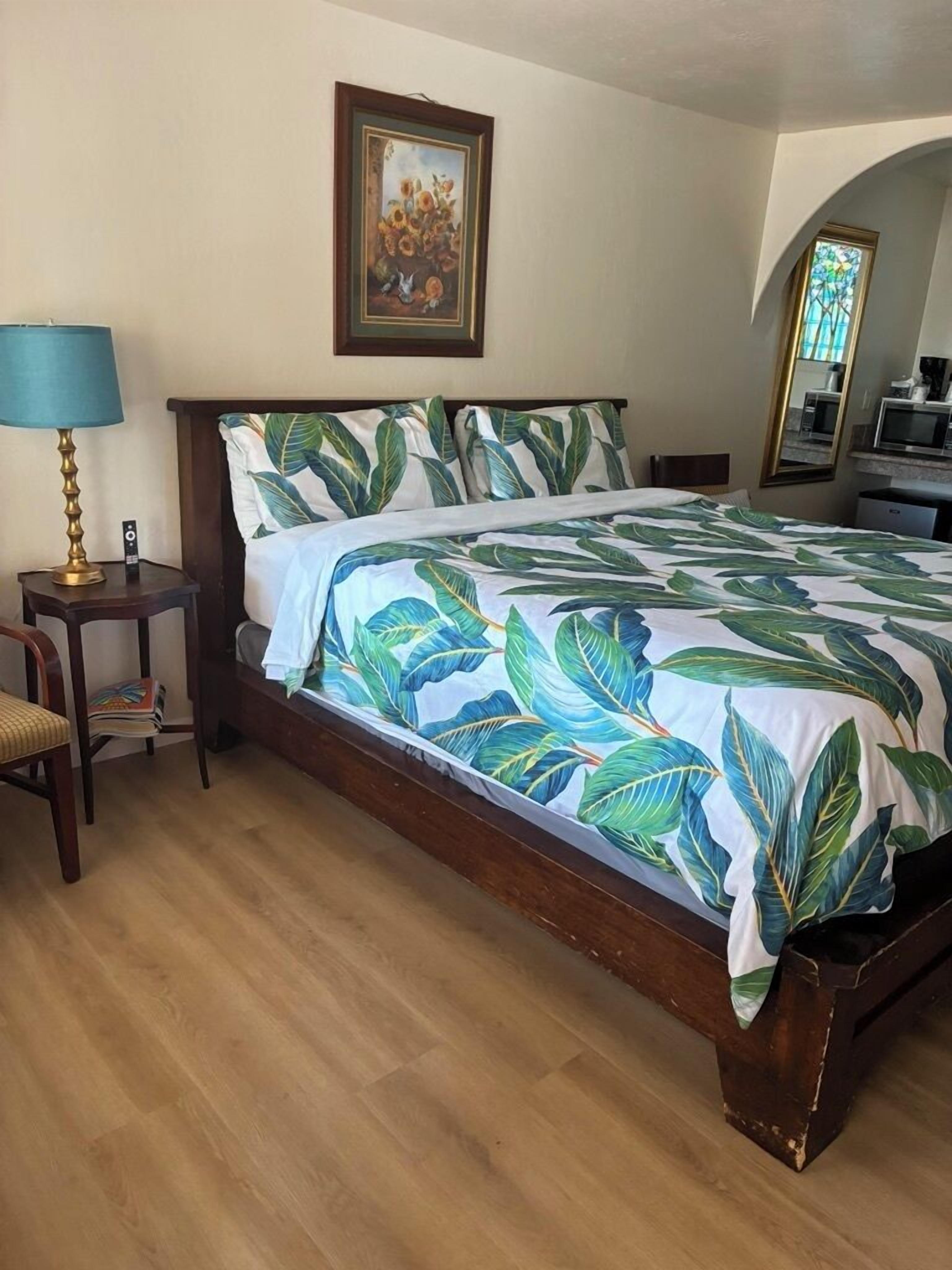 Suite, 1 cama king-size | Roupa de alta qualidade, camas de colchão viscoelástico, minibar 