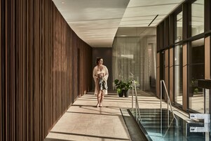 Sala(s) para tratamentos a casais, sauna, banheira de hidromassagem 