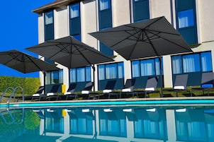 Piscina exterior sazonal