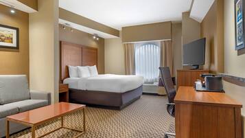 Suíte, 1 cama King, acessível, para não fumantes | Escrivaninha, ferros/tábuas de passar roupa, berços grátis