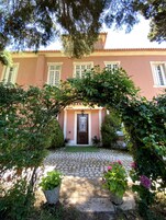 Entrada do alojamento