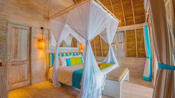 Quarto Deluxe, vista para a praia, em frente à praia | Cofre no quarto, cortinas/cortinados opacos, Wi-fi grátis