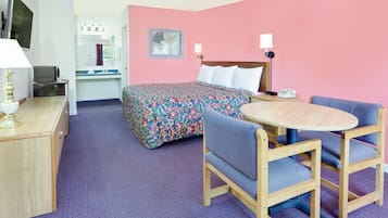 Quarto, 1 cama king-size | Secretária, Wi-fi grátis, roupa de cama fornecida