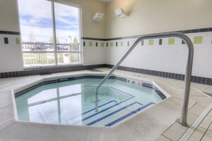 Banheira de hidromassagem interior