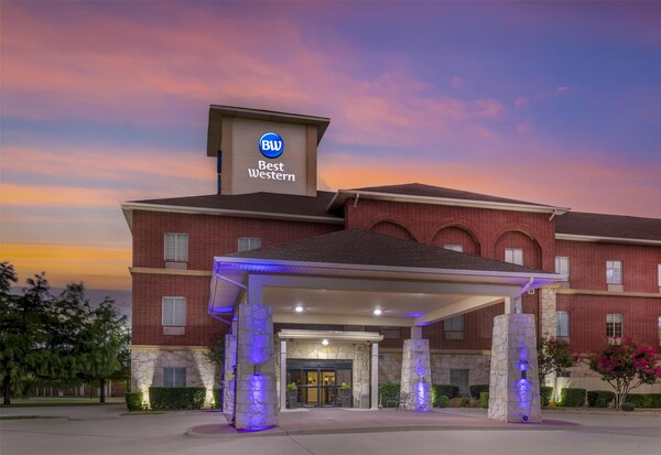 Best Western Red River Inn & Suites - Lake Texoma