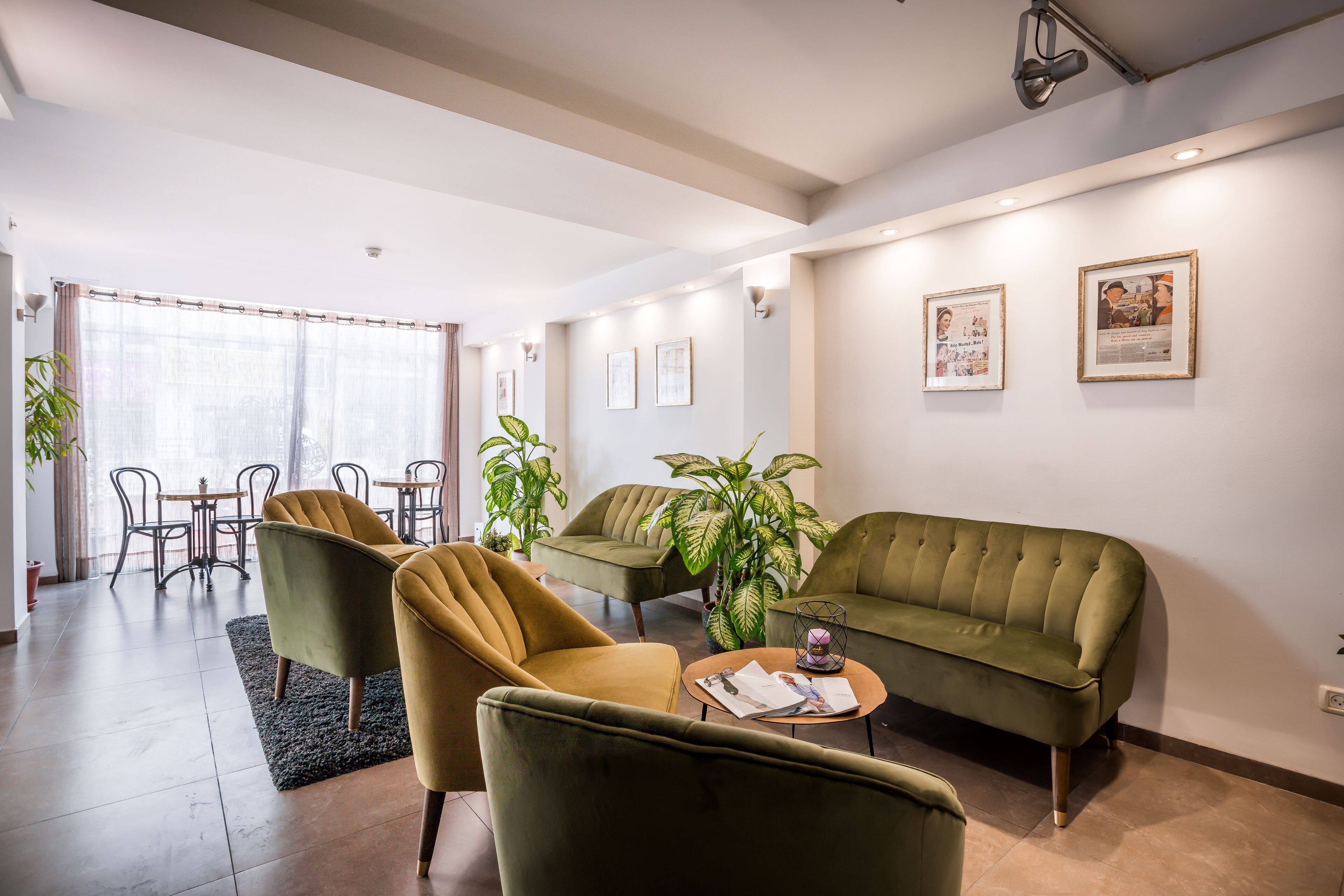 Área de estar no saguão