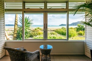 Suite-Estúdio de Luxo, 1 cama king-size, vista para o mar | Vista do quarto