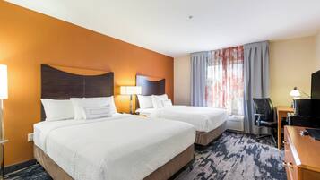 Secretária, ferro/tábua de engomar, Wi-fi grátis