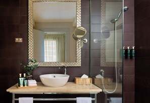 The Level Premium Frontal Sea View | Banheiro | Produtos de toalete biodegradáveis, secador de cabelo, bidê 