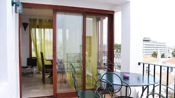 Apartamento, 2 quartos | Sacada