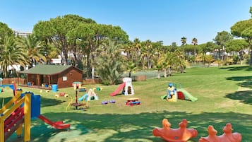 Área de recreio para crianças (ao ar livre)