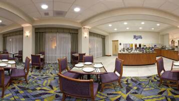 Pequeno-almoço tipo buffet diário incluído