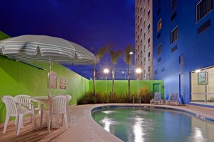 Piscina externa