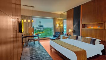 Premier Room with Bathtub | Roupas de cama premium, camas com colchões pillow-top