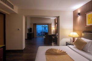 Roupas de cama premium, cofres nos quartos, quartos à prova de som