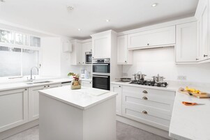 Apartamento de Luxo, casa de banho privativa ( Weekly Let) | Cozinha partilhada