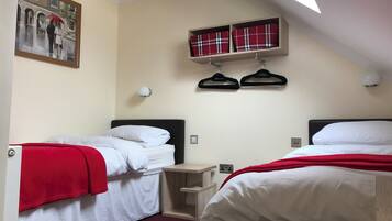 Quarto Twin, casa de banho anexa