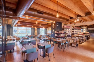 Cozinha italiana, com vista para o jardim 