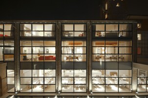 Fachada do alojamento (tarde/noite)