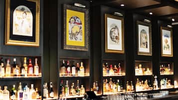 Pequenos-almoços, almoços, jantares servidos, cozinha de fusão