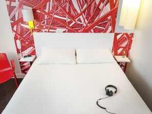 Quarto standard, 1 cama de solteiro | Escrivaninha, cortinas blackout, ferros/tábuas de passar roupa