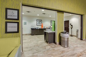 Café da manhã com buffet grátis todos os dias