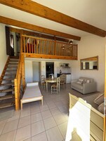 Duplex família, para não fumantes, ar-condicionado | Cozinha privada | Geladeira