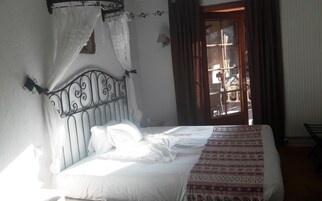 Lençóis italianos Frette, secretária, ferro/tábua de engomar