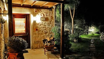 Villa, 1 Bedroom (Drosostalida) | Roupas de cama premium, cofres nos quartos