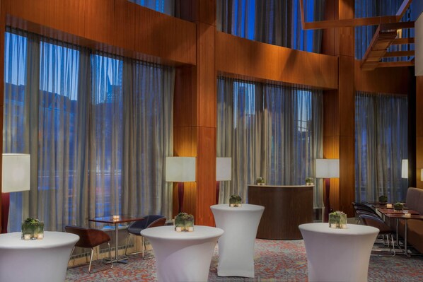 2 restaurantes, pequenos-almoços servidos 