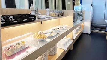 Café da manhã self-service todos os dias (TWD 400 por pessoa)
