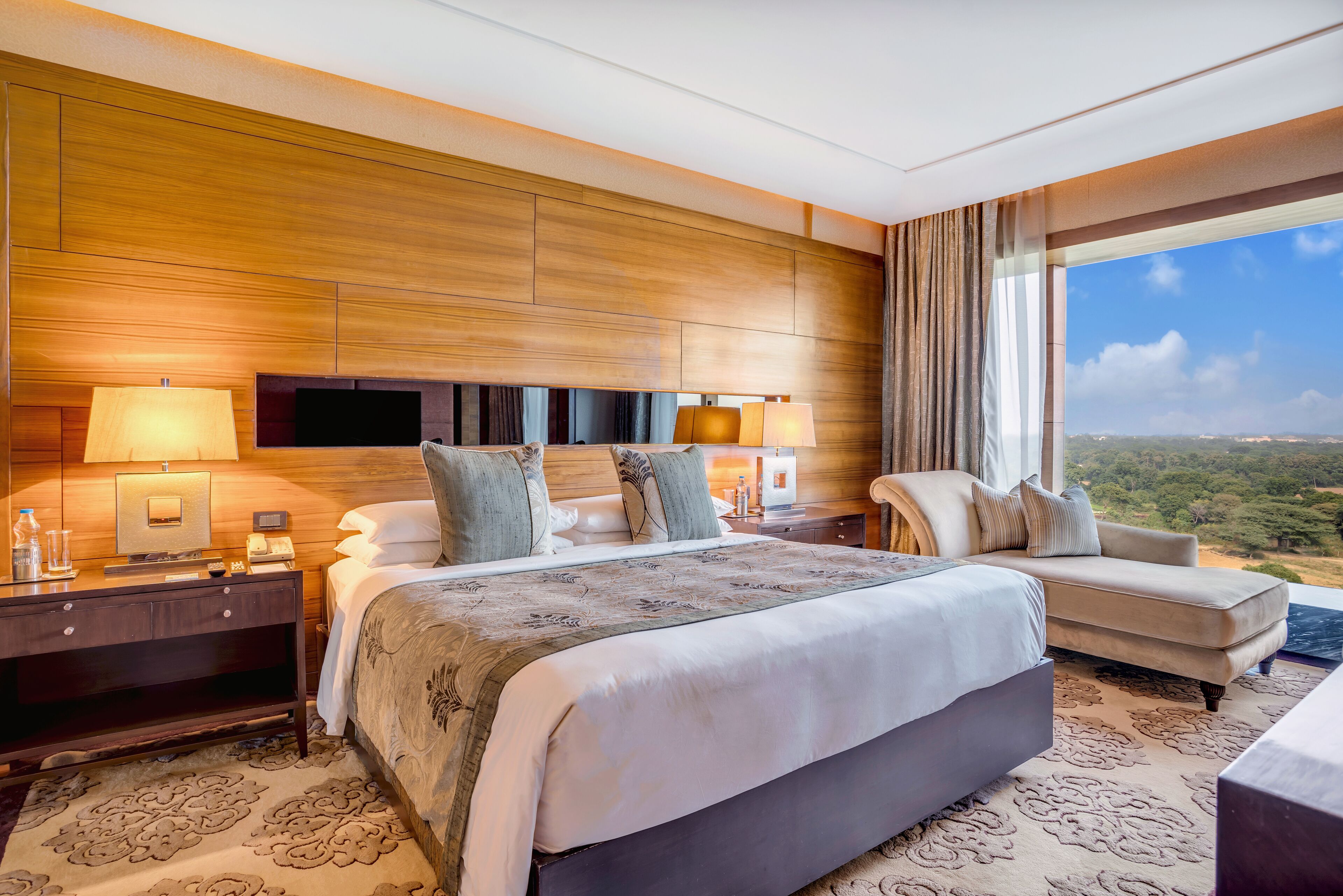 Suíte executiva | Roupas de cama premium, edredons de pluma, frigobar, cofres nos quartos