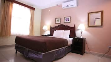 Roupas de cama premium, cofres nos quartos, individualmente decorados