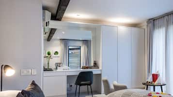 Quarto Superior | Roupa de alta qualidade, minibar, cofre no quarto