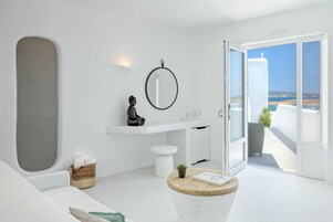 Ocean View Diamond Suite Heated Private Plunge Pool | Sala de estar | Impressoras
