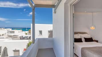 Sea View Superior Suite, Jetted Tub | Vista da varanda