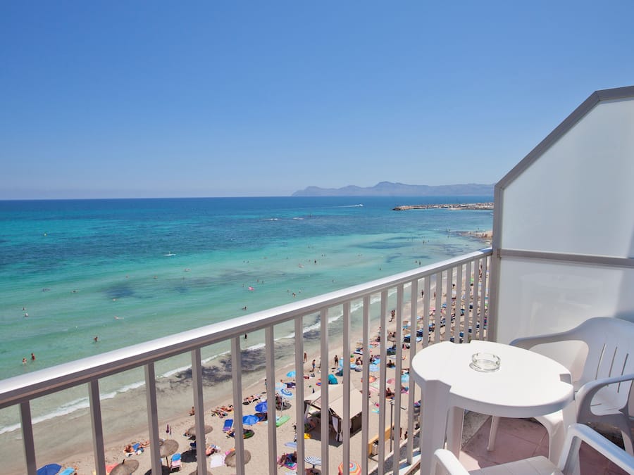 Quarto casal, sacada, vista para o mar | Vista da sacada