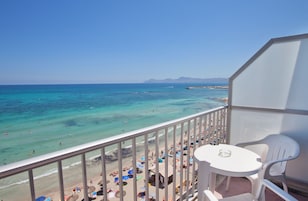 Quarto casal, sacada, vista para o mar | Vista da sacada