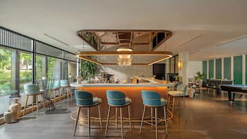 2 restaurantes: servem pequenos-almoços, almoços e jantares