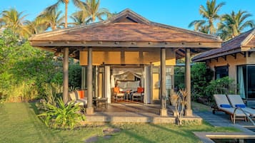 Suite, 2 quartos | Minibar, cofre no quarto, secretária, cortinas/cortinados opacos