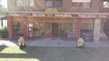 Fachada da propriedade