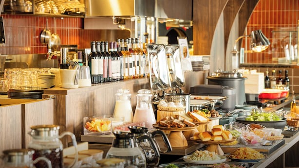 Pequeno-almoço tipo buffet diário mediante uma taxa 