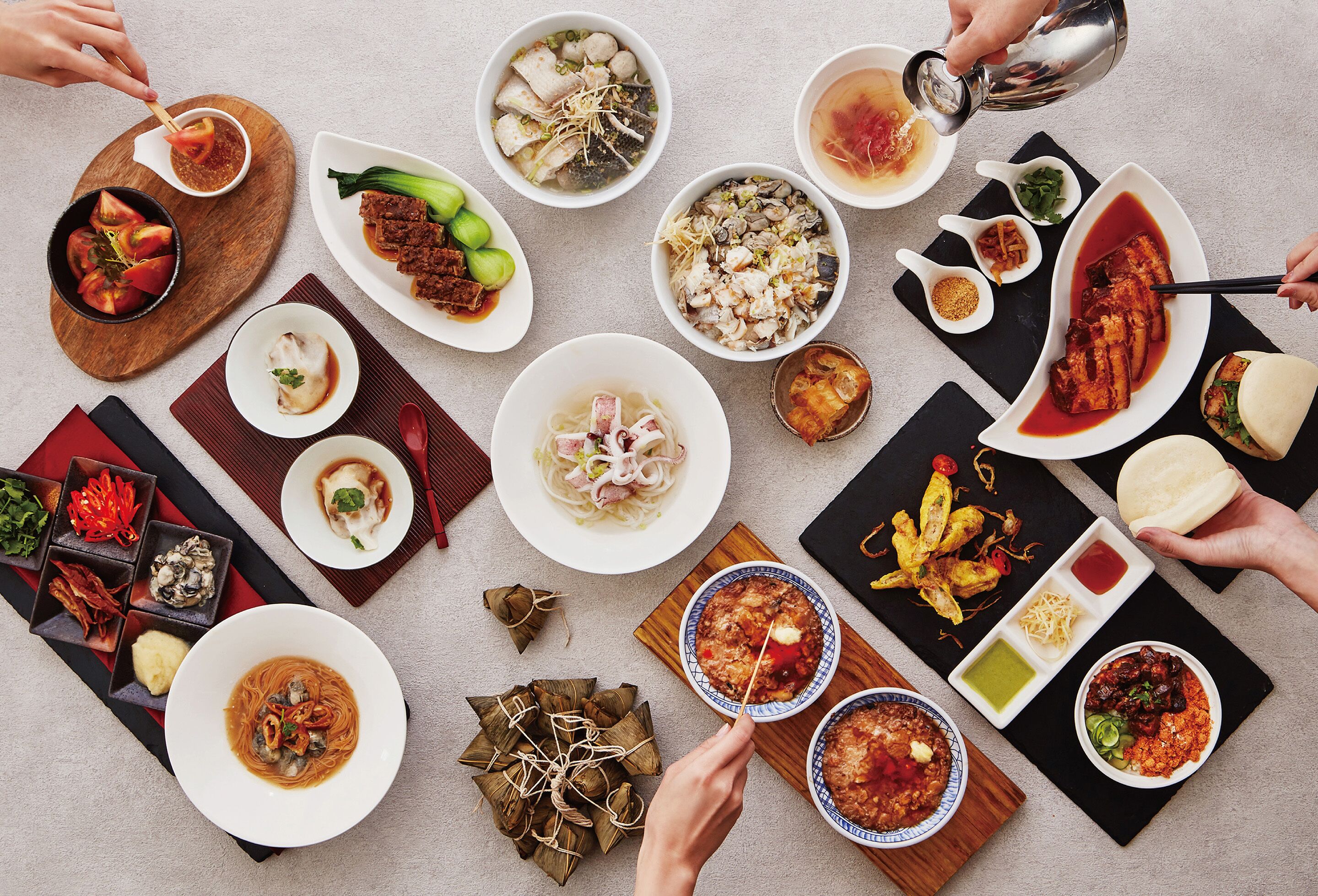 Roupas de cama premium, edredons de pluma, camas com colchões pillow-top