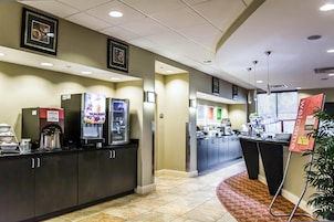Café da manhã com buffet grátis todos os dias