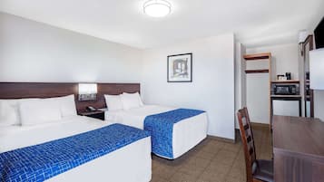 Quarto Duplo, 2 camas de casal | Roupa de alta qualidade, edredões de penas, secretária