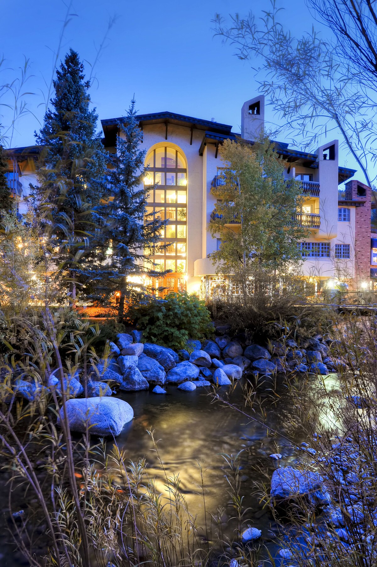 Sitzmark Lodge: 2023 Room Prices, Deals & Reviews | Expedia.com