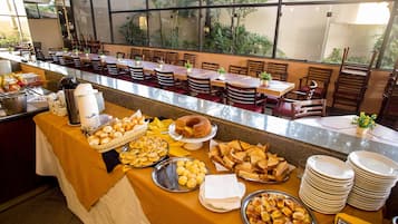 Café da manhã com buffet todos os dias (BRL 37.80 por pessoa)