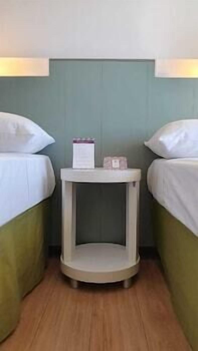 Cofre no quarto, secretária, cortinas/cortinados opacos, Wi-fi grátis 