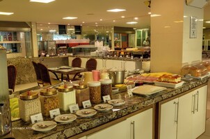 Pequeno-almoço tipo buffet diário incluído 